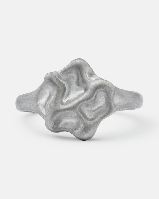 ECUME LIQUID SIGNET RING – Lumiyre